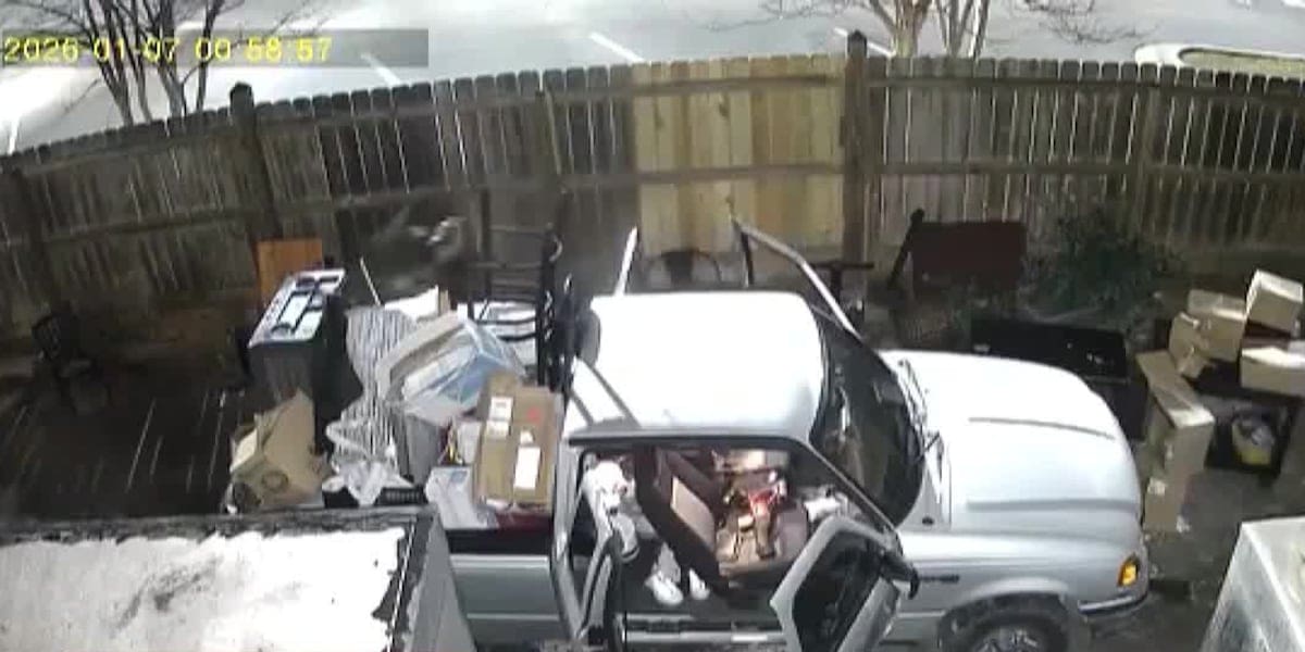 Thieves target fire-damaged Last Call Sports Grill | WDBD Fox 40 Jackson MS